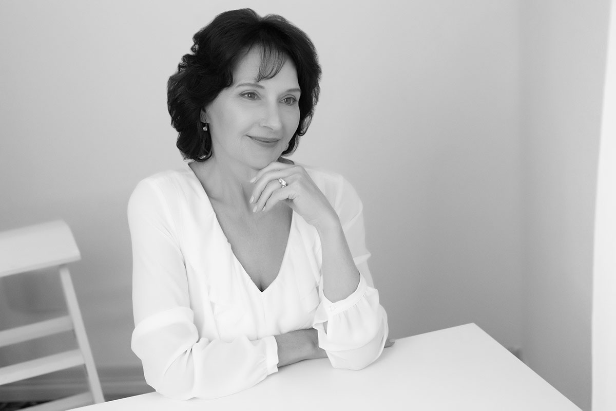Professional Headshot Looks for Women | Kelly Weaver Photography